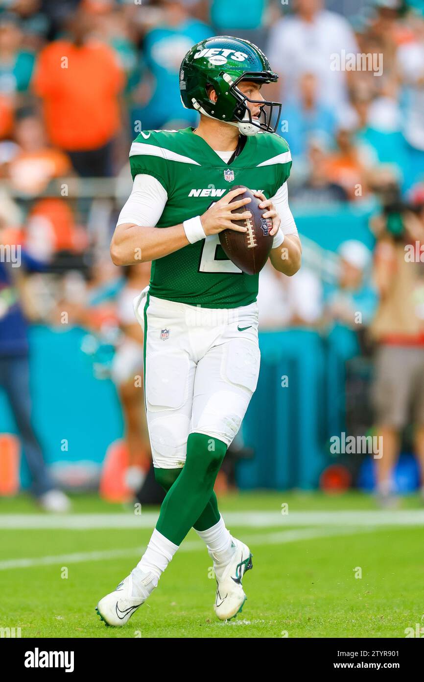 Season 2 2023 hi-res stock photography and images - Alamy