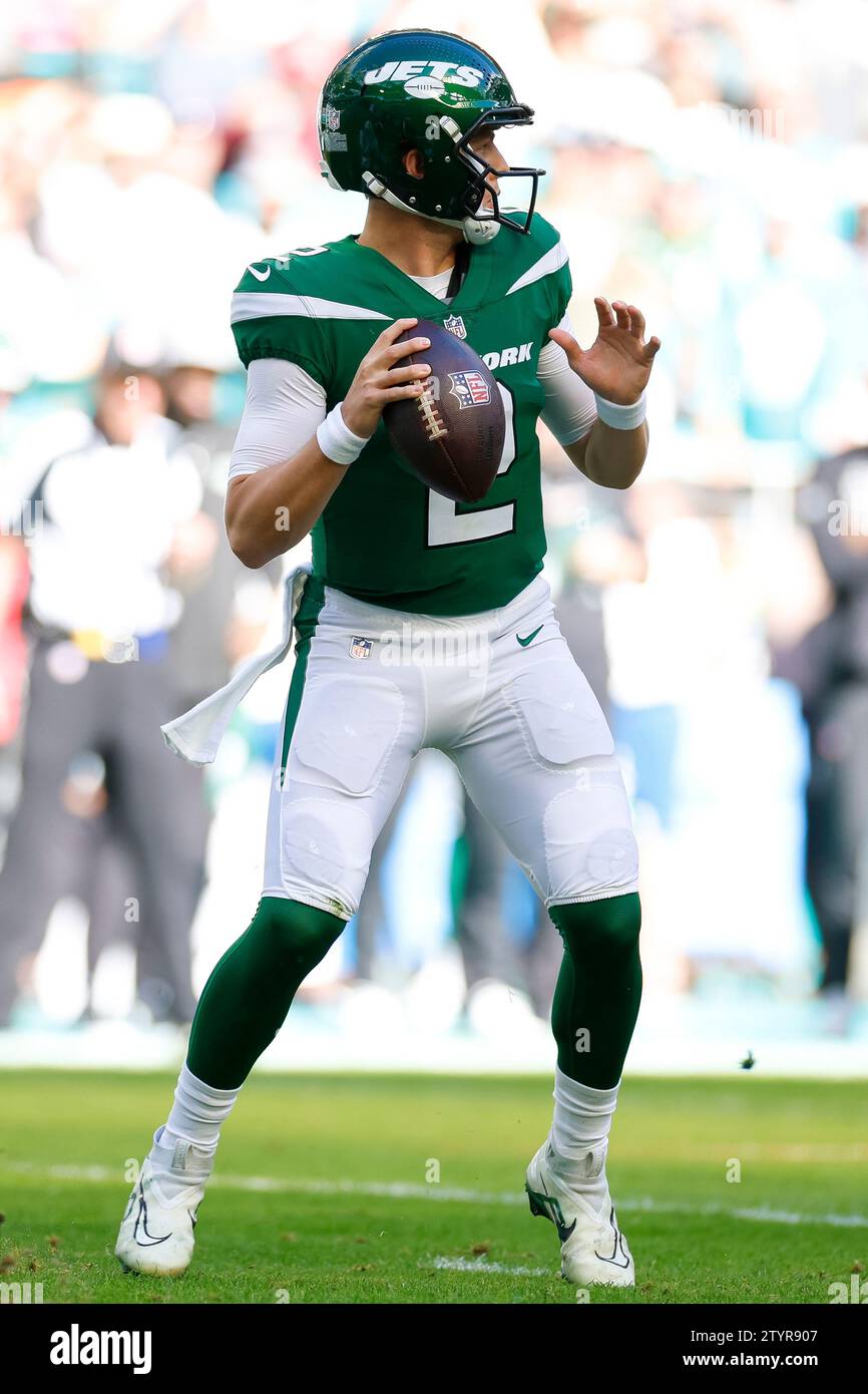 Season 2 2023 hi-res stock photography and images - Alamy