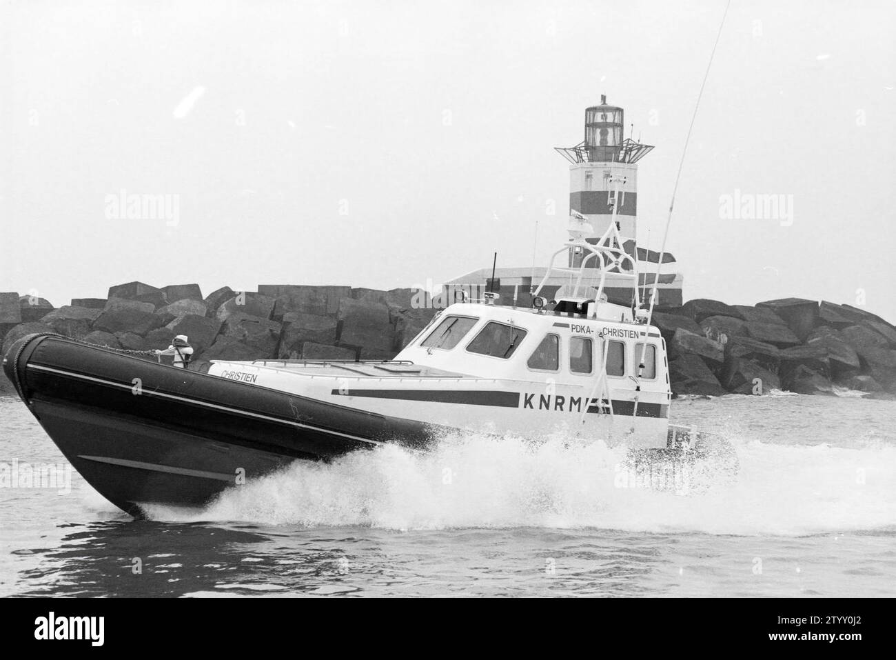 Trial run KNRM lifeboat Christien in the port of IJmuiden, 30-03-1993 ...