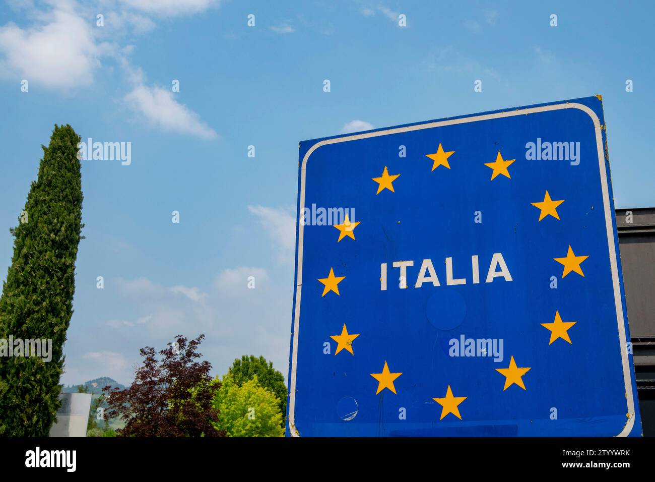 Eu border sign hi-res stock photography and images - Alamy
