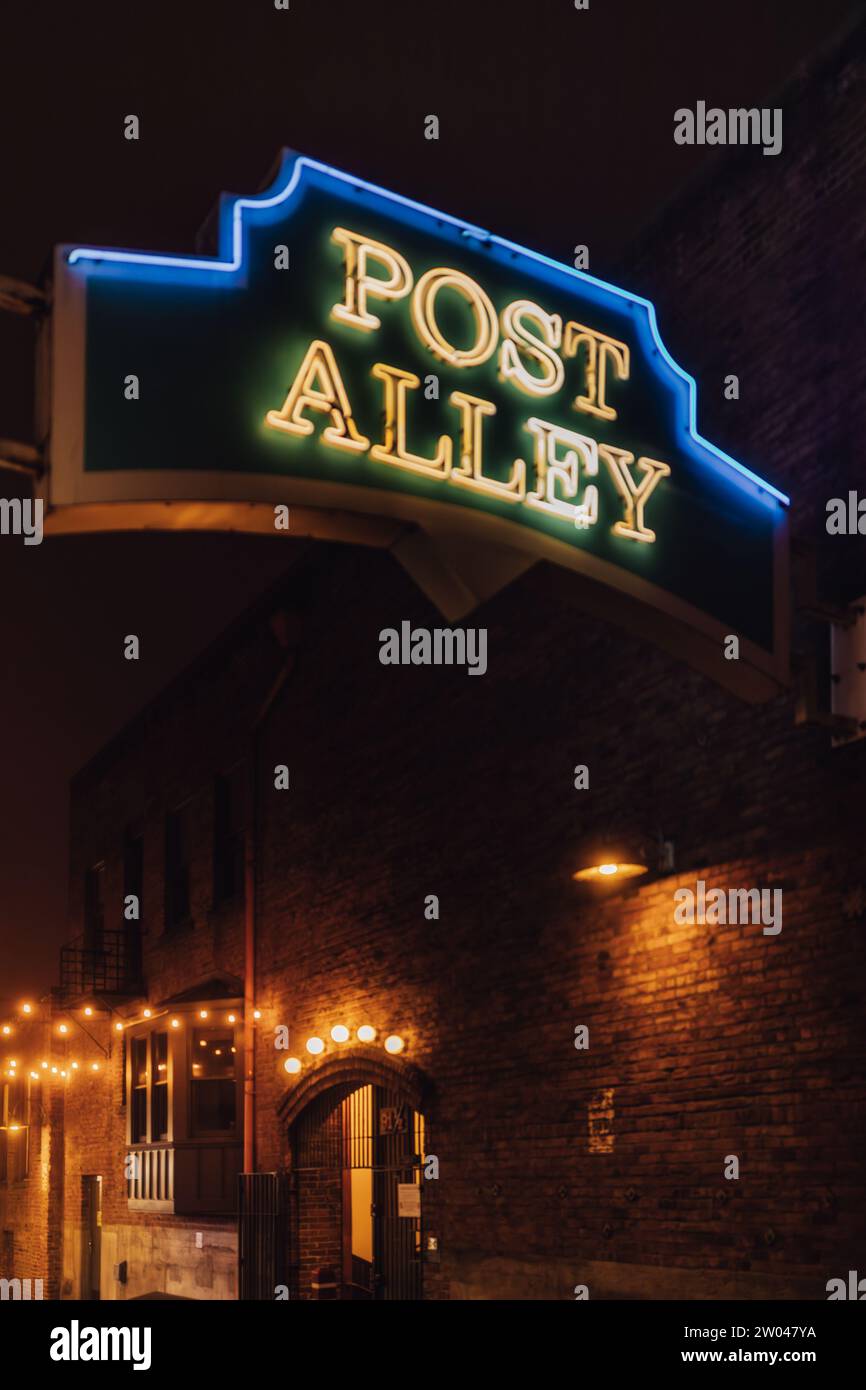 Alley sign hi-res stock photography and images - Alamy