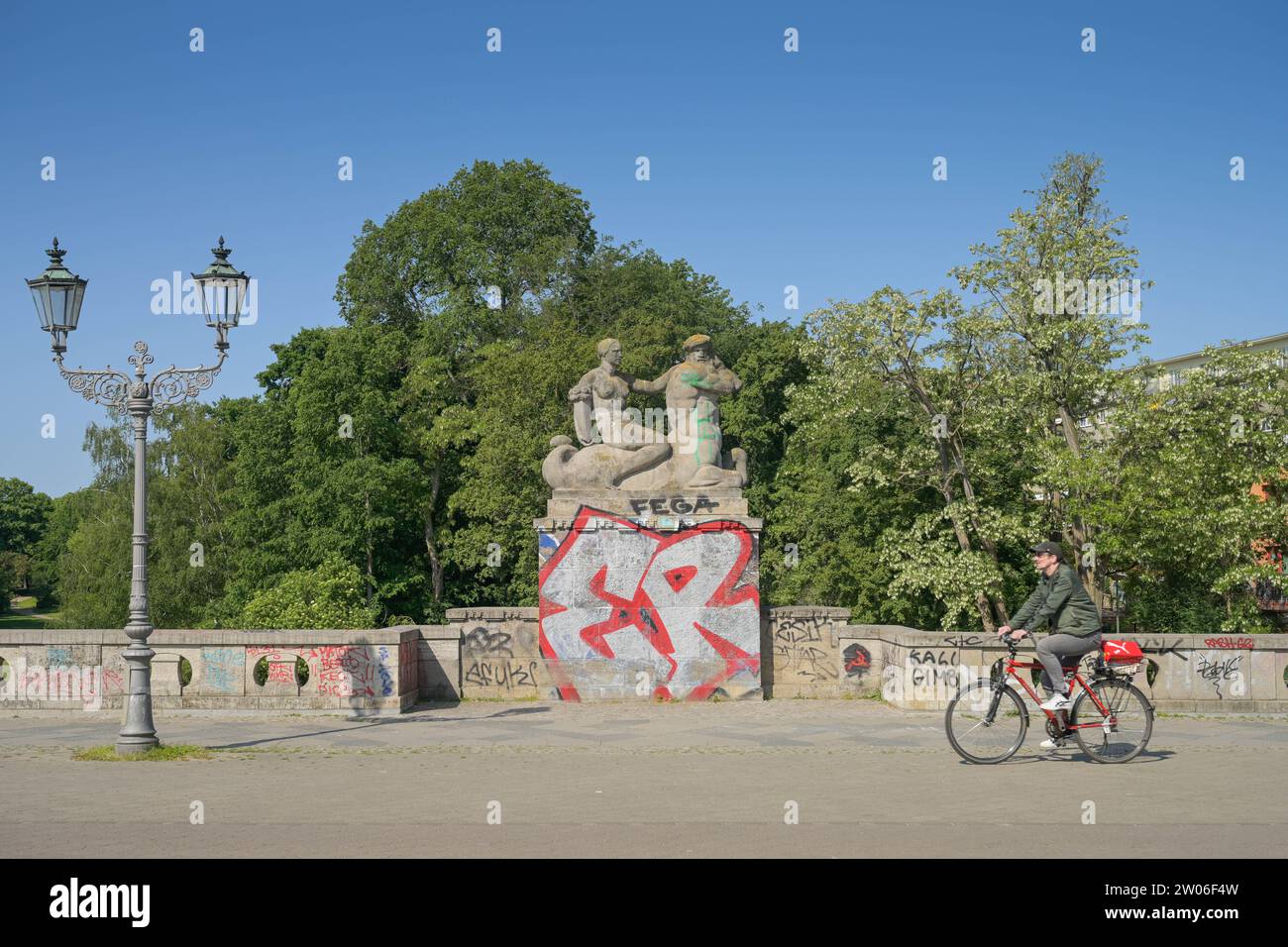 Wilde graffiti hi-res stock photography and images - Alamy