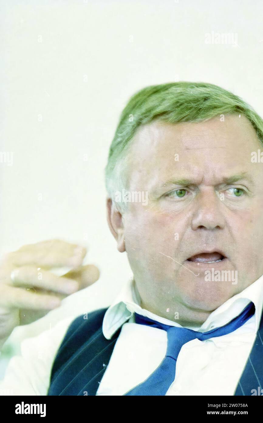 Harry Mens, millennium conversation, Nieuw-Vennep, Nieuw-Vennep, 01-09 ...