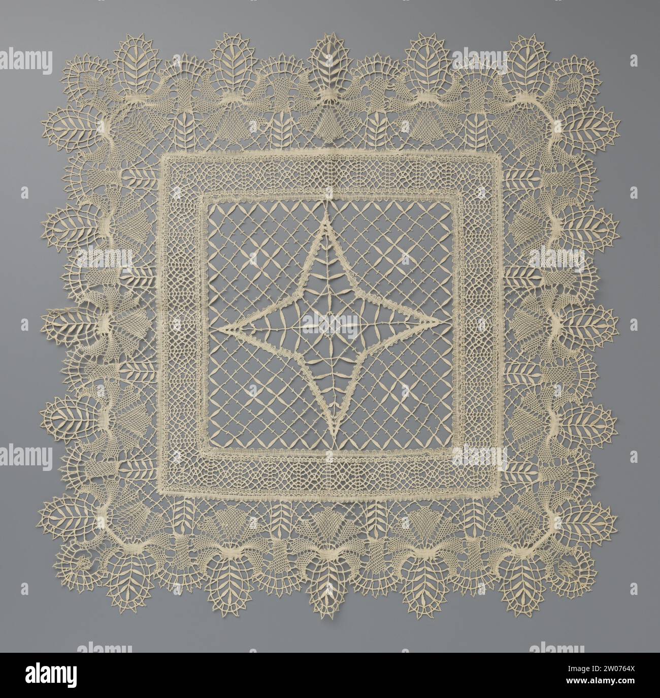 Spider shaped flowers hi-res stock photography and images - Alamy