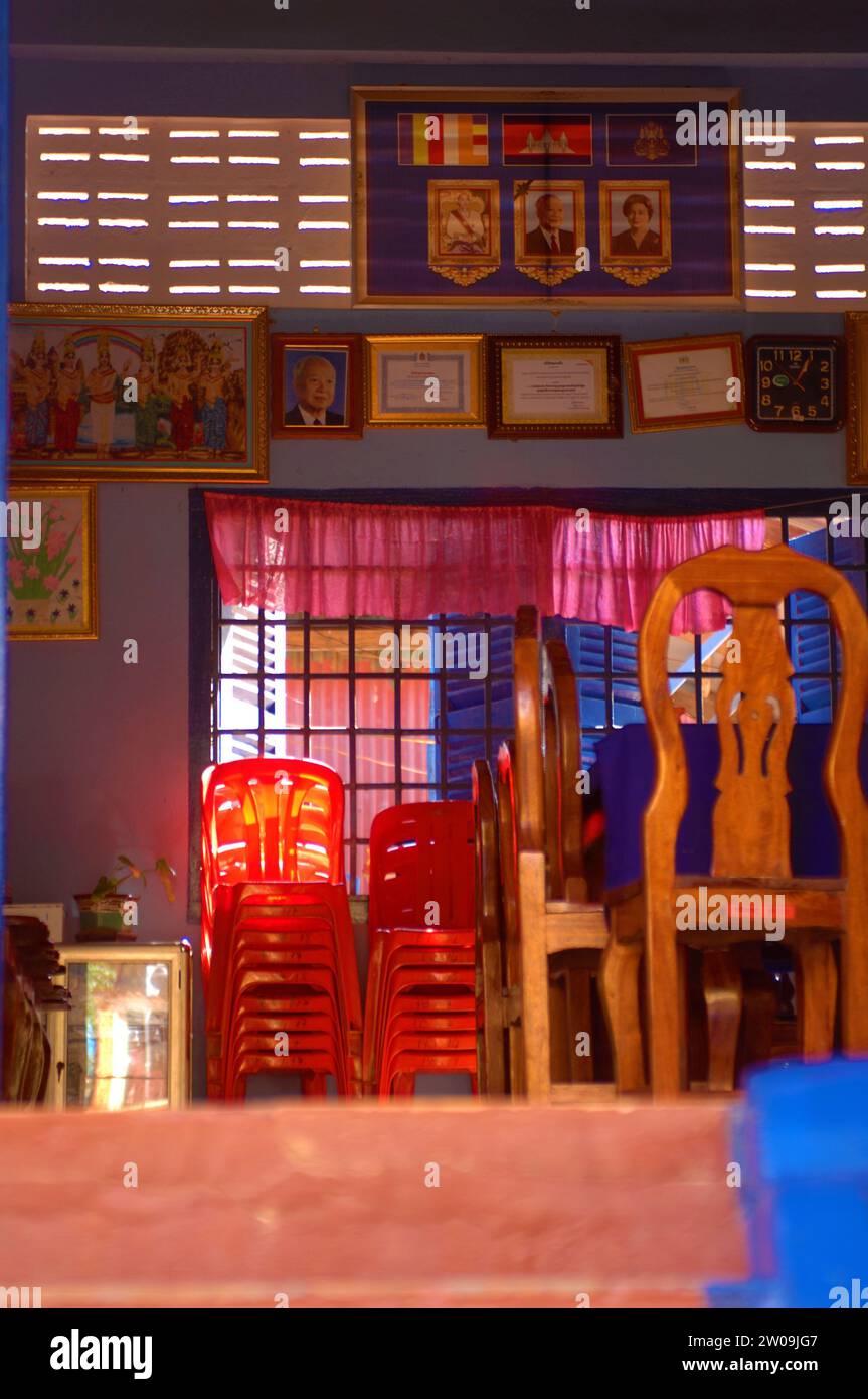 School entrance interior reception hi-res stock photography and images ...
