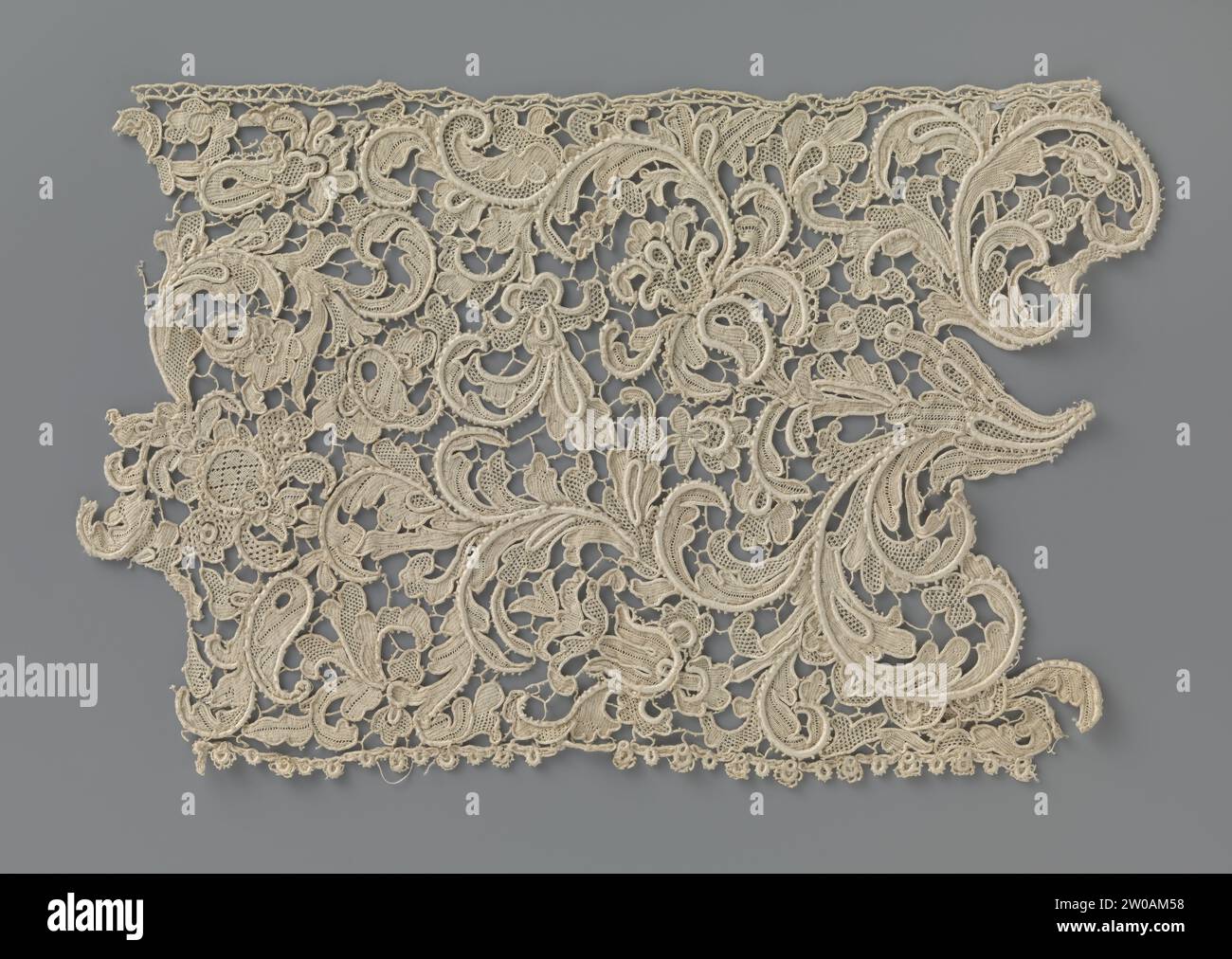 Strip of needle side with asymmetrical acanthus leaves, anonymous, c ...