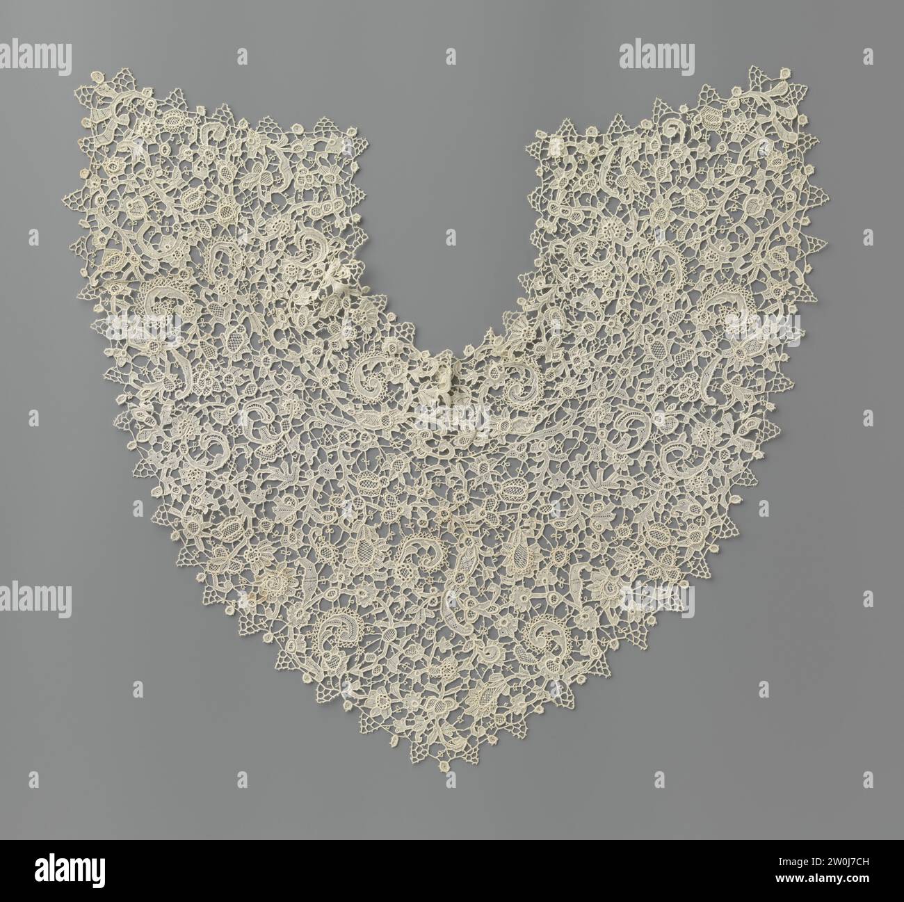 Collar of needle side with toothed volutes, anonymous, c. 1800 - c ...