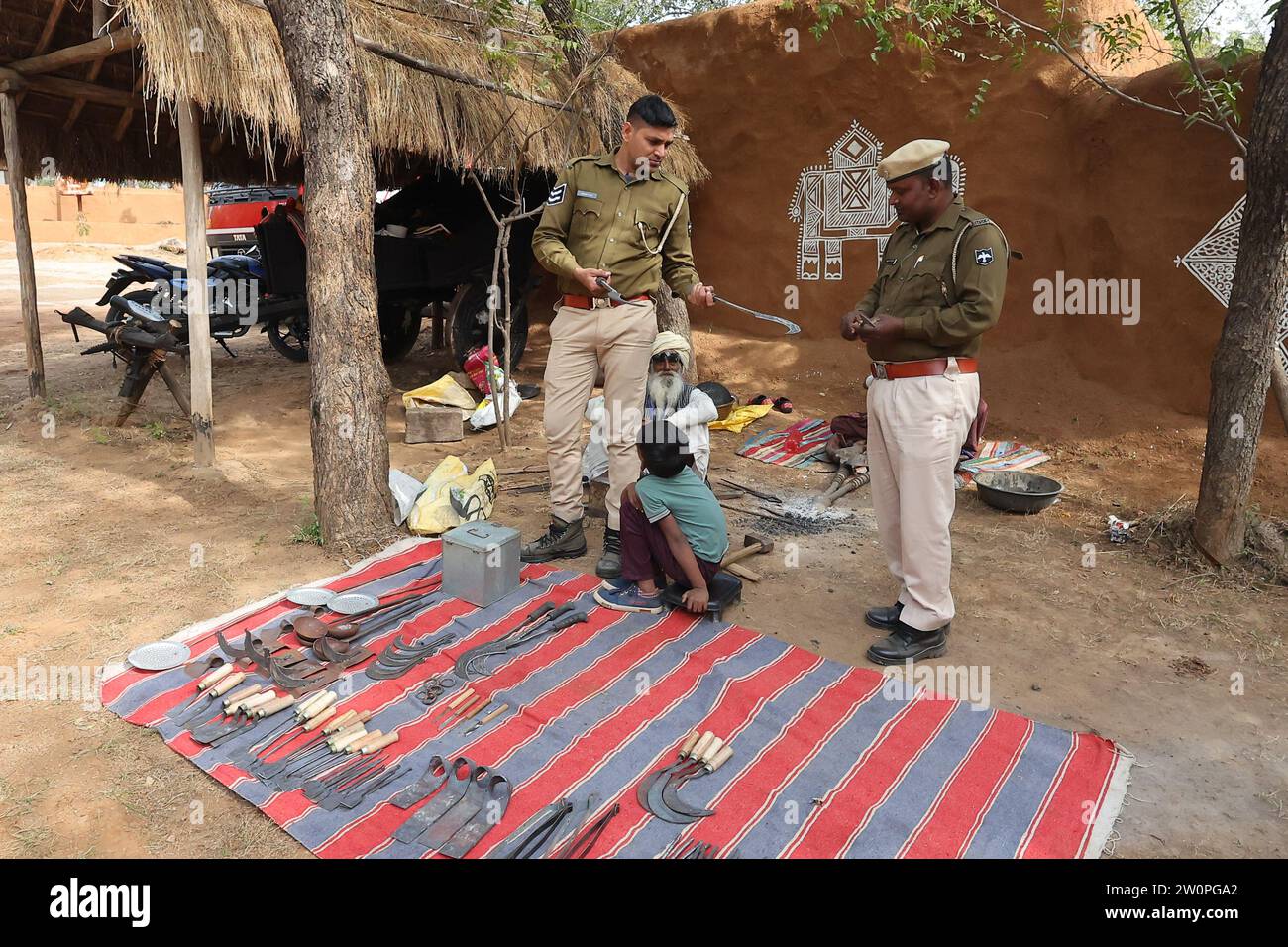 Udaipur, India. 21st Dec, 2023. Shilpgram Utsav 2023 : Udaipur ...