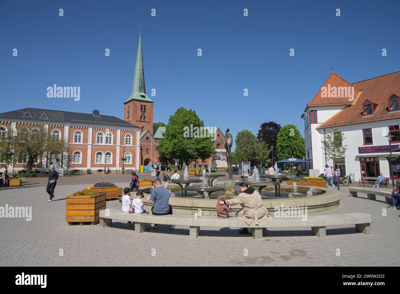Brunnen, Marktplatz, Altstadt, Bad Segeberg, Schleswig-Holstein, Deutschland Stock Photo - Alamy