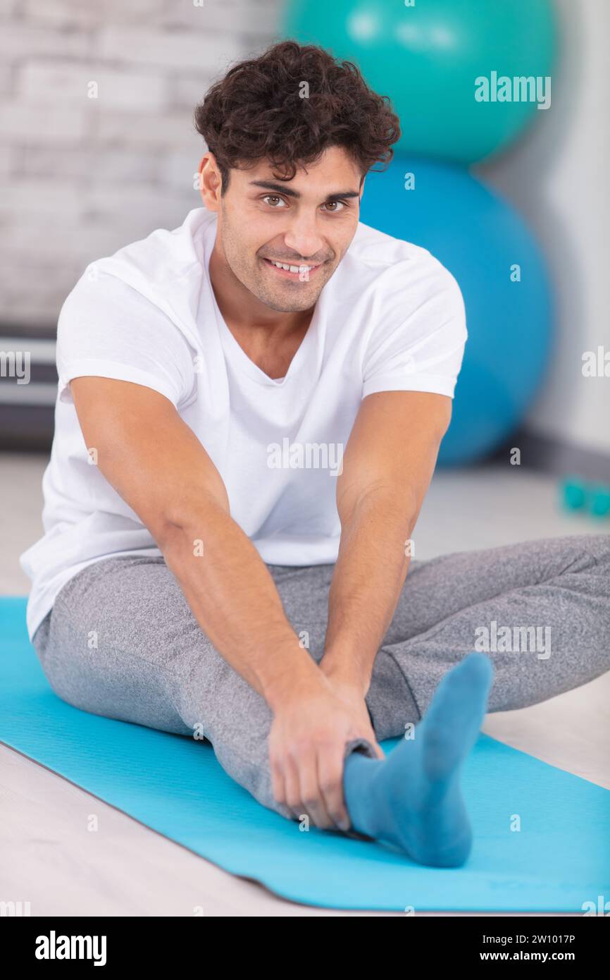 Hamstring stretch man hi-res stock photography and images - Alamy