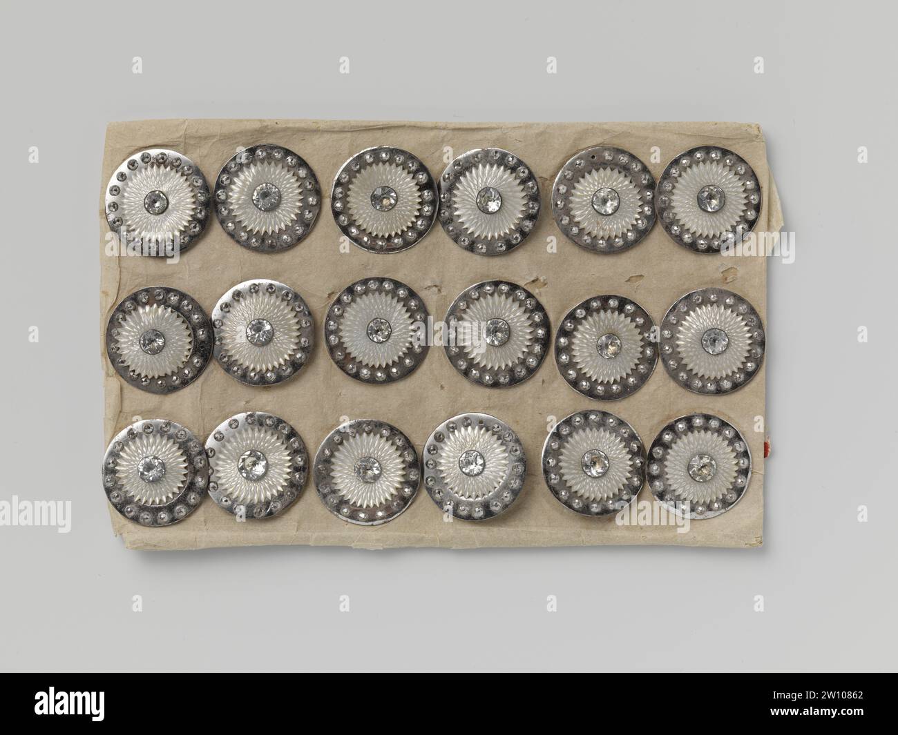 Button card, anonymous, c. 1800 - c. 1825 Eighteen knots made of ...