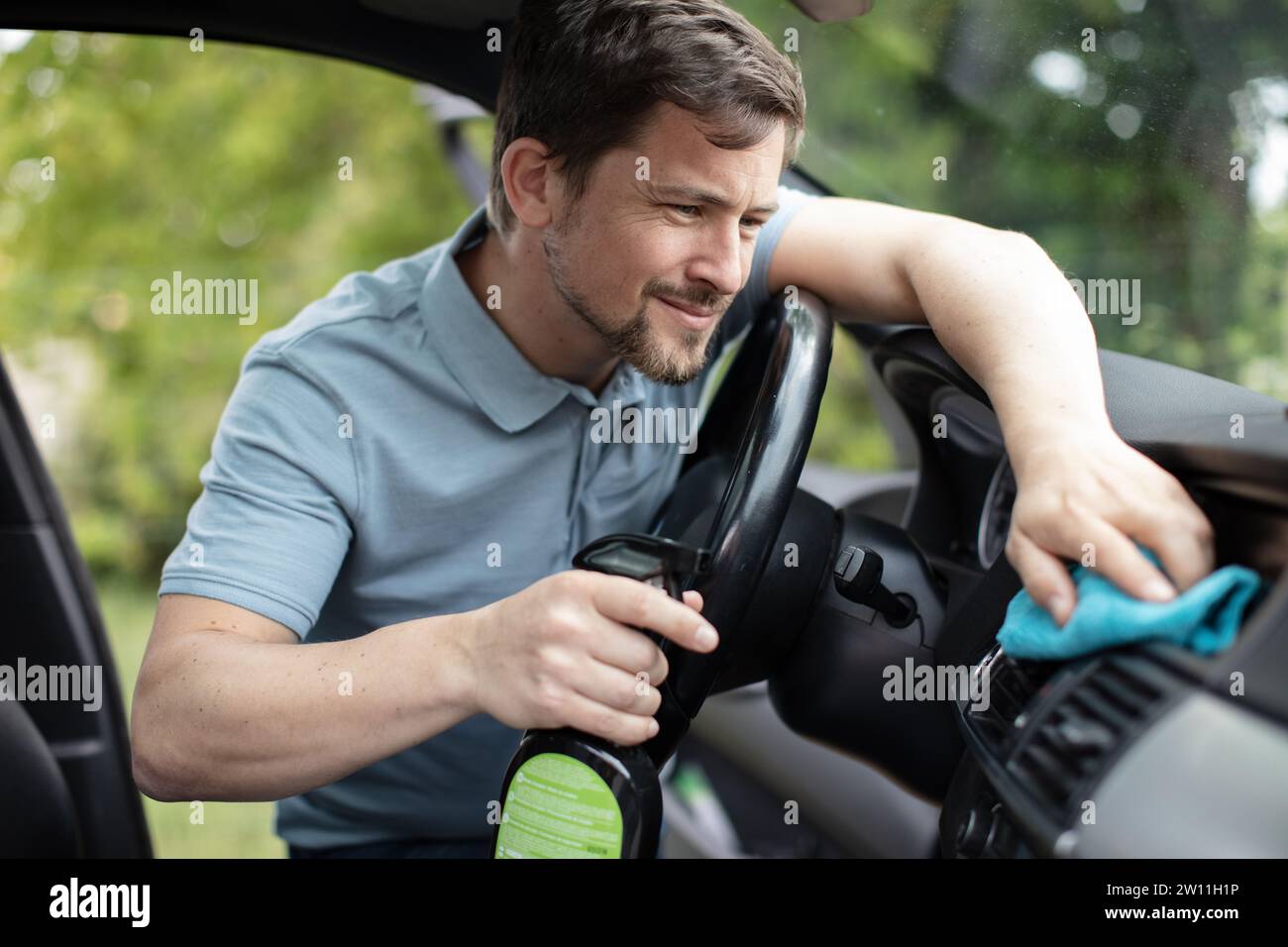 Man dusting car hi-res stock photography and images - Alamy