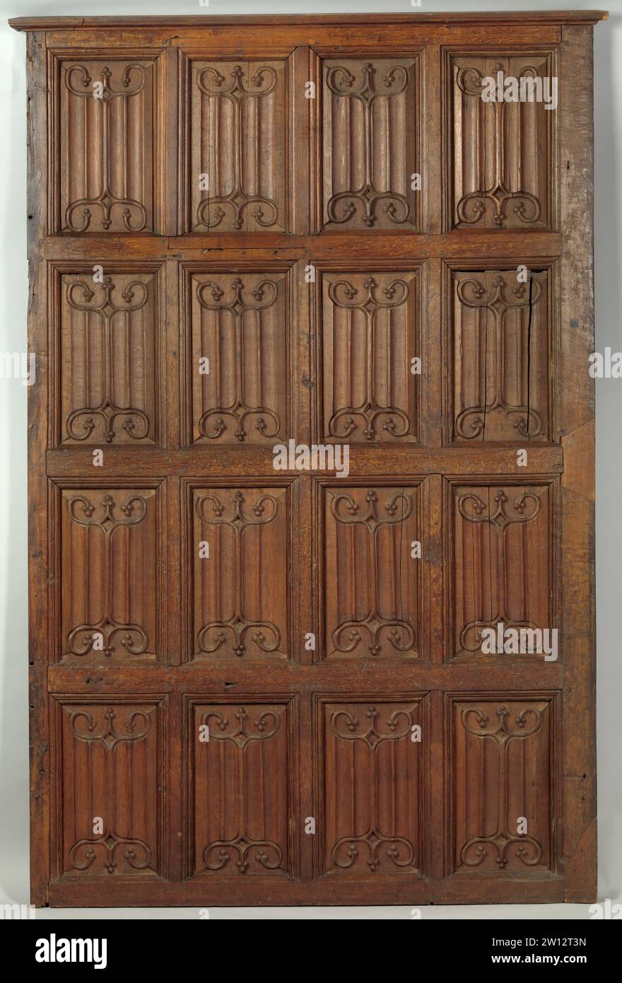 Paneling with panels that are decorated with the "letter" with growing ...