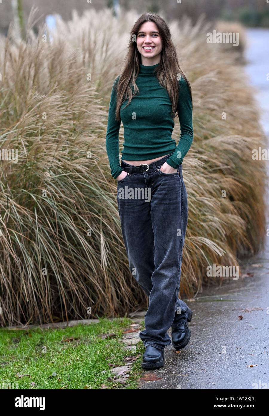 Berlin, Germany. 14th Dec, 2023. Actress Anna-Lena Schwing on a walk in ...