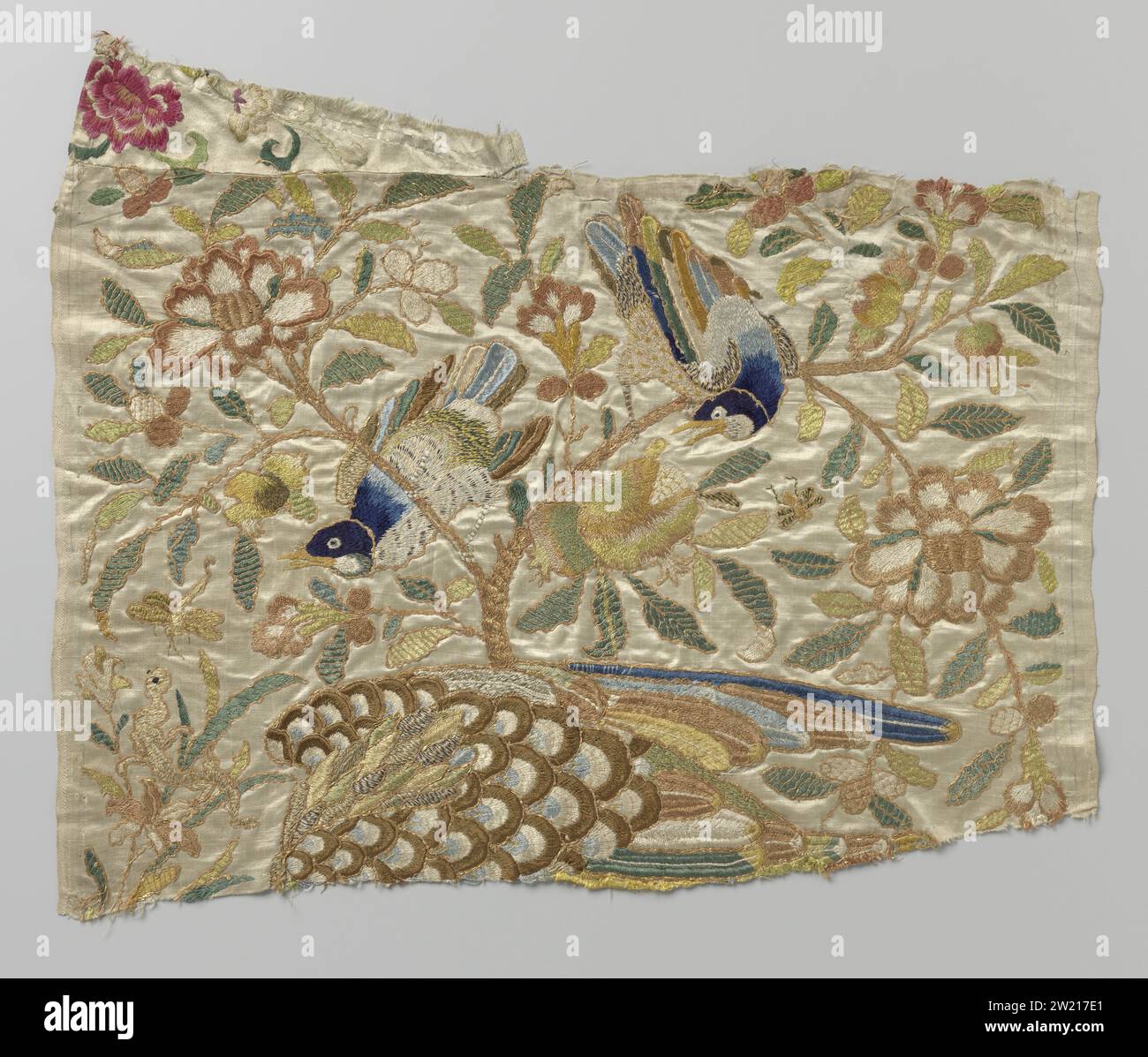 Excerpt of an embroidered tissue, anonymous, 1700 - 1799 Piece of white ...