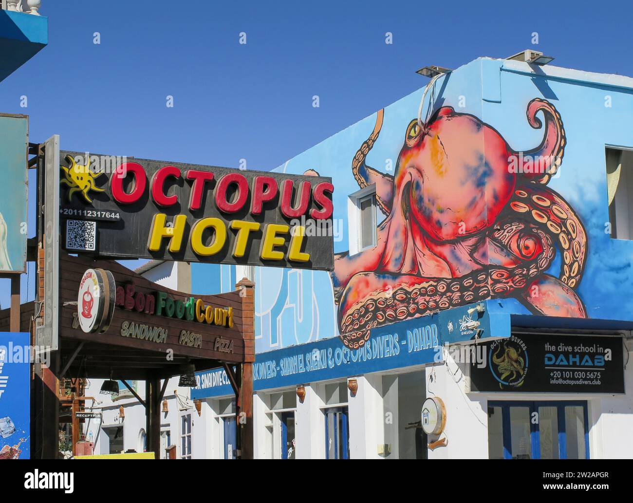 Taucherhotel Dive Club Octopus Hotel, Dahab, Sinai, Ägypten Stock Photo ...