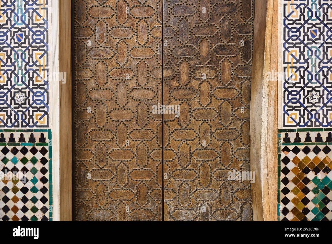 Tile art alhambra palace hi-res stock photography and images - Alamy