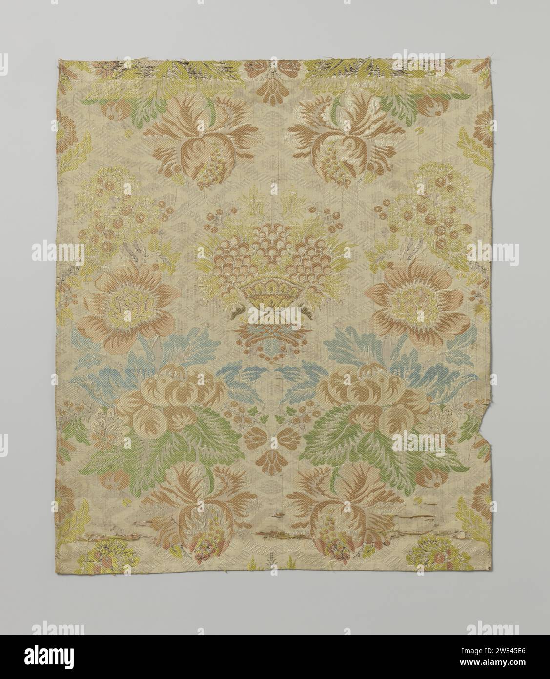 Fragment multicolored brochure silk, anonymous, c. 1740 - c. 1760 A ...