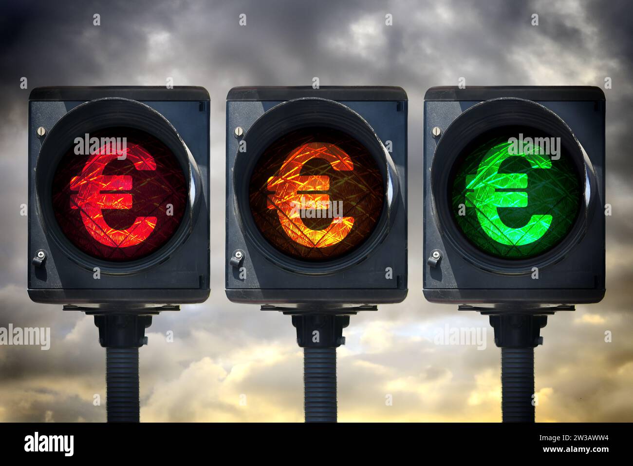 FOTOMONTAGE, Verkehrsampel mit Eurozeichen, Symbolfoto Ampel-Koalition ...