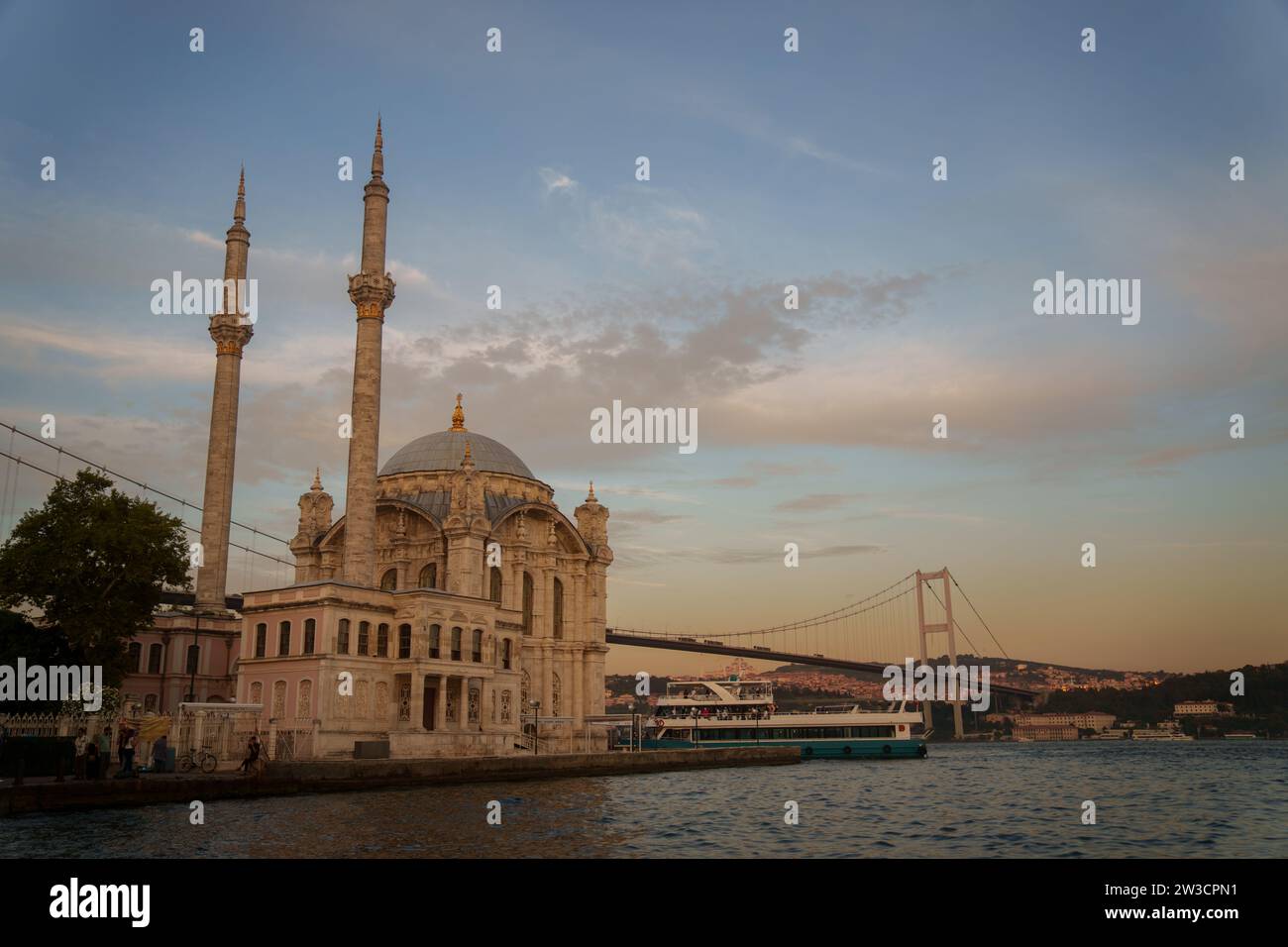 Ortakoy mosque istanbul turkiye hi-res stock photography and images - Alamy