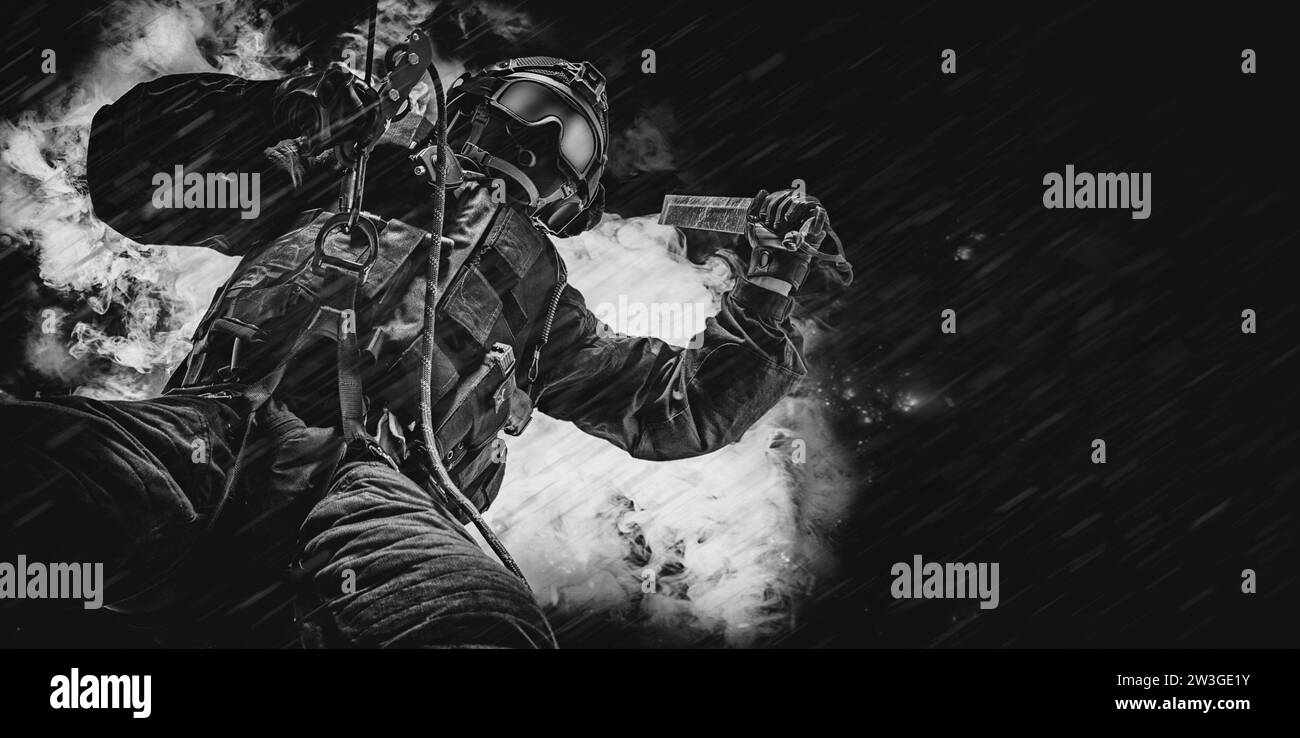 Swat rope Black and White Stock Photos & Images - Alamy