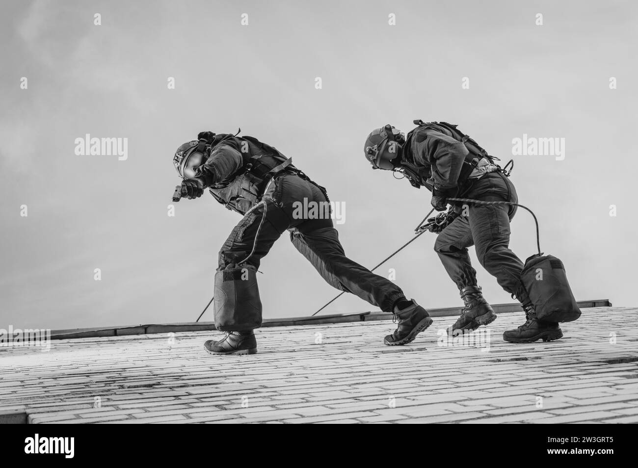Two commandos train at the base. Climbers. SWAT, police ...