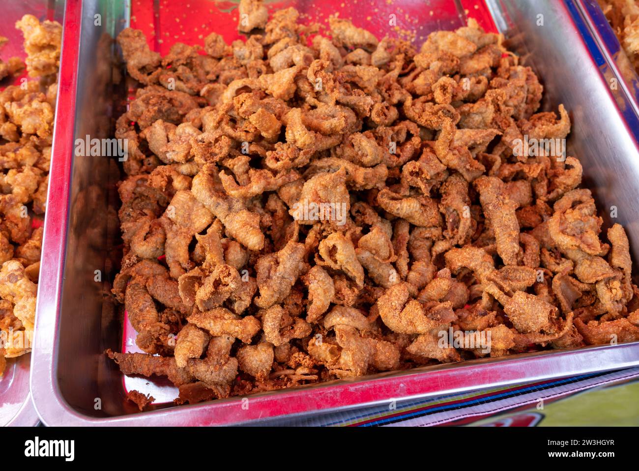 Fried chicken skins hi-res stock photography and images - Alamy
