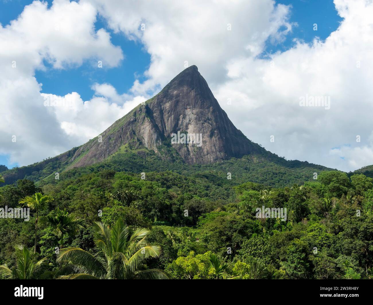 Knuckles mountain range with Lakegala mountain and rocks, Meemure, Sri ...
