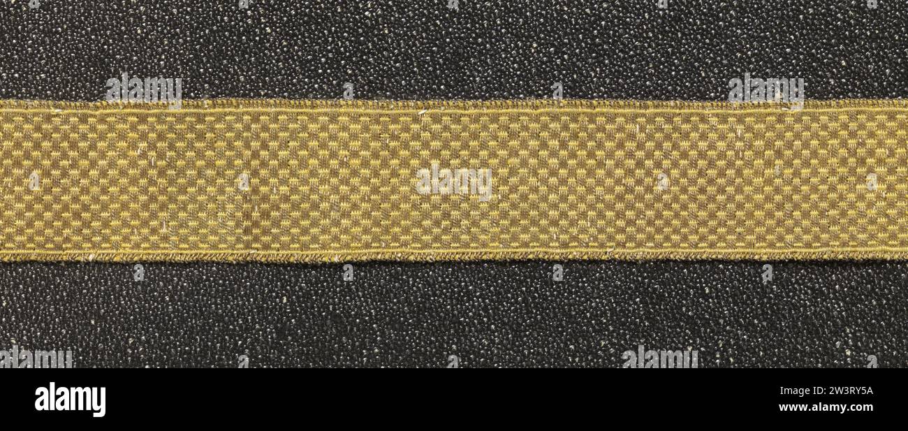 Strip Passement with gold thread, 1800 - 1900 Strip passement of gold ...