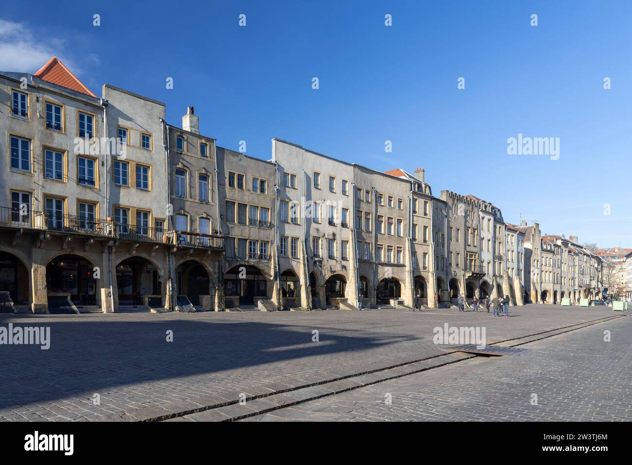 Covered exterior gallery hi-res stock photography and images - Alamy