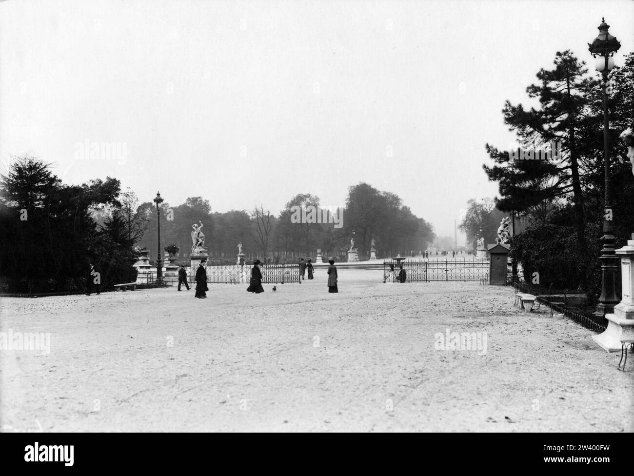 Official photograph showing a park during the first world war Stock ...