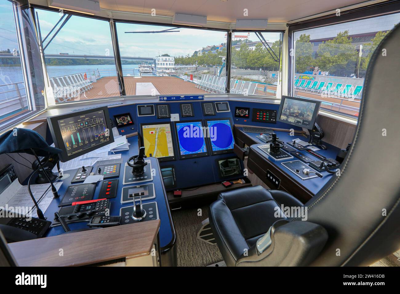 River cruise ship Amadeus Queen wheelhouse, navigation bridge, Luftner ...