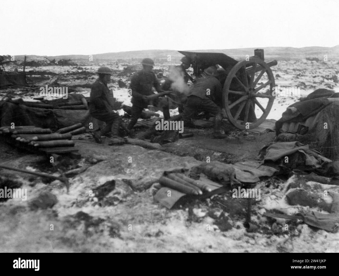Official photograph taken on the British Western Front showing soldiers ...