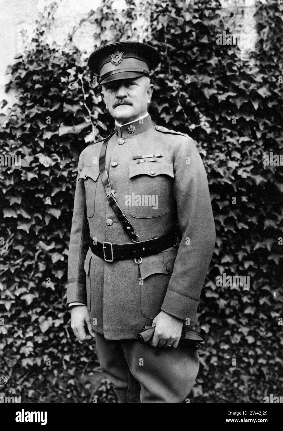 Official photograph showing military leader Stock Photo - Alamy