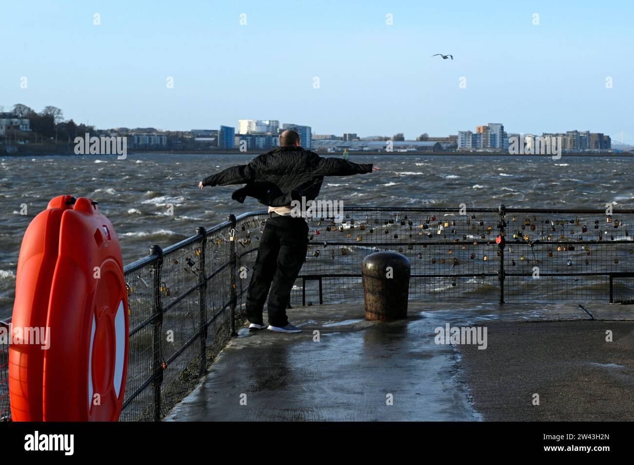 Edinburgh, Scotland, UK. 21st Dec 2023. Storm Pia brings Strong winds ...