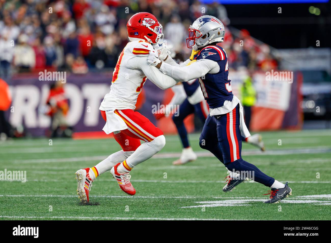 Kansas City Chiefs wide receiver Kadarius Toney (19) is defended by New ...