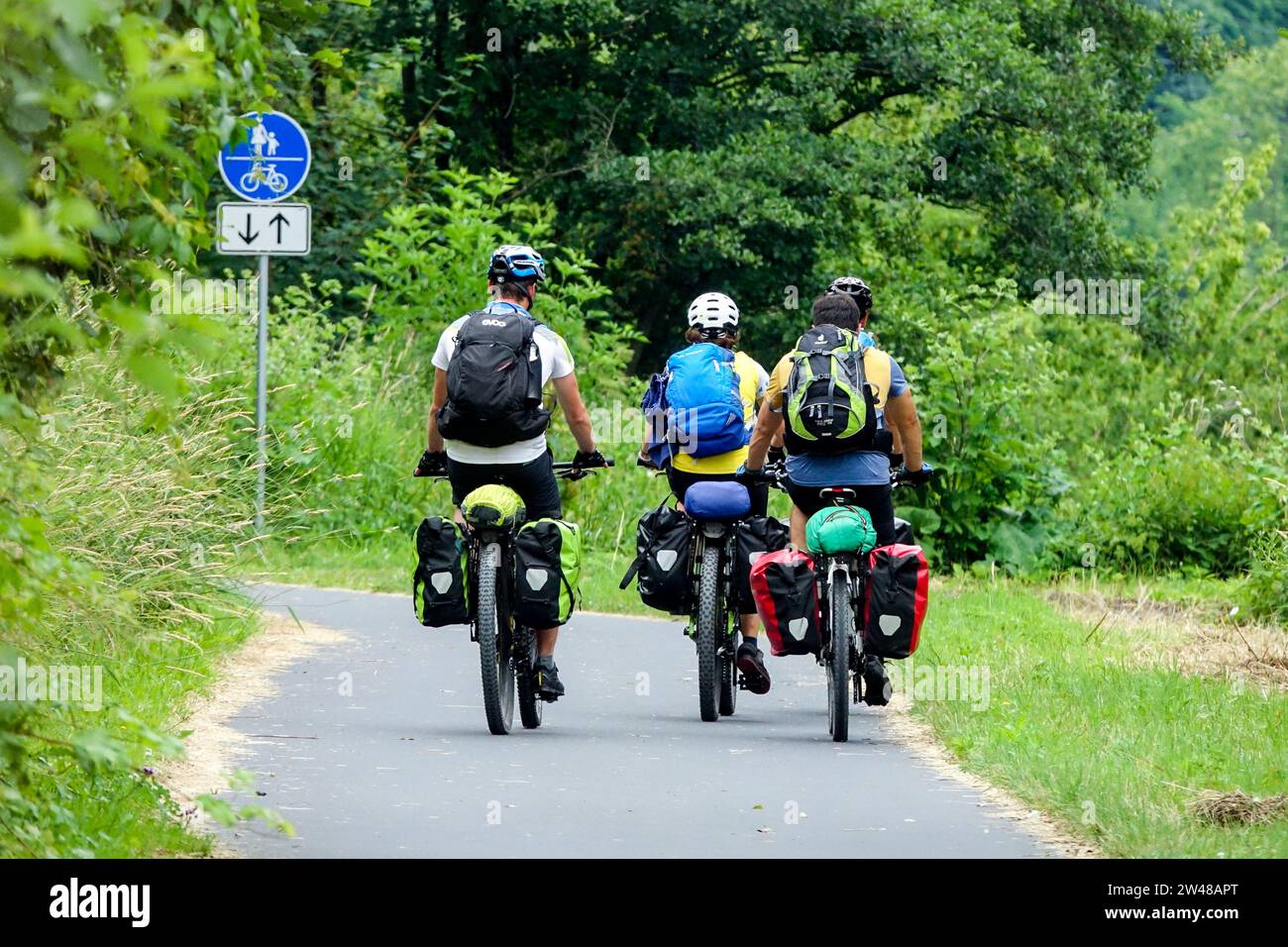 Cycling nature hi-res stock photography and images - Alamy
