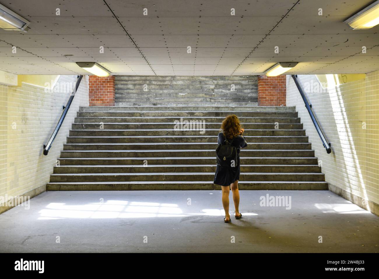 Treppe, S-Bahnhof, Nikolassee, Zehlendorf, Berlin, Deutschland Stock ...