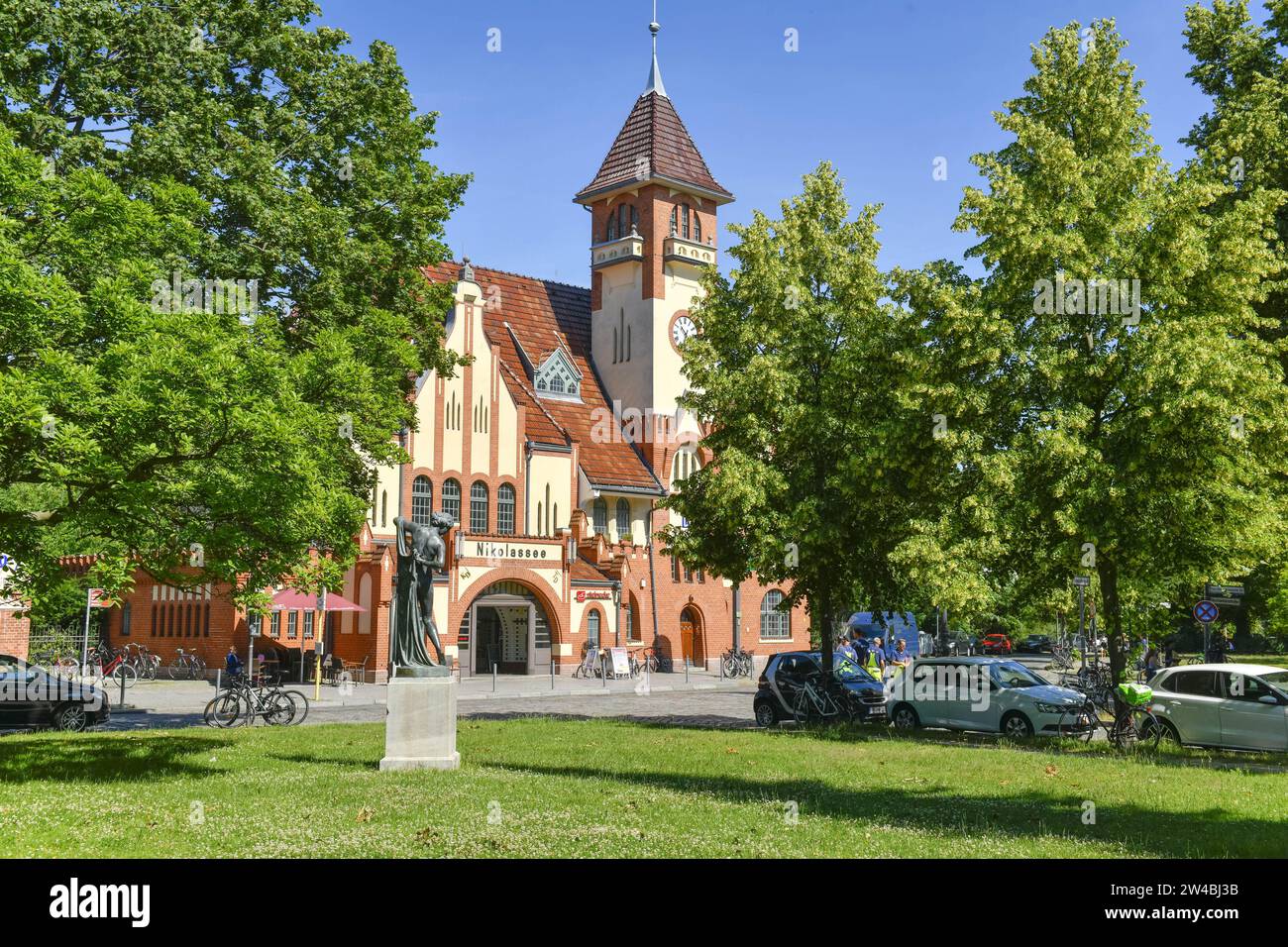 S-Bahnhof, Nikolassee, Zehlendorf, Berlin, Deutschland Stock Photo - Alamy