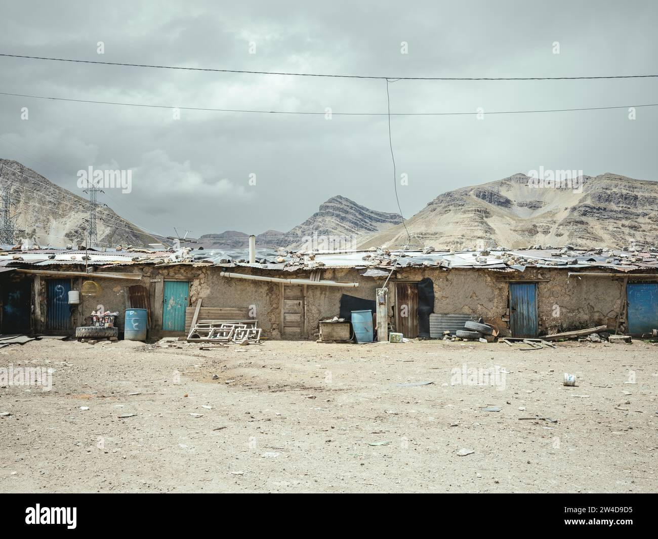 Peru village huts hi-res stock photography and images - Alamy