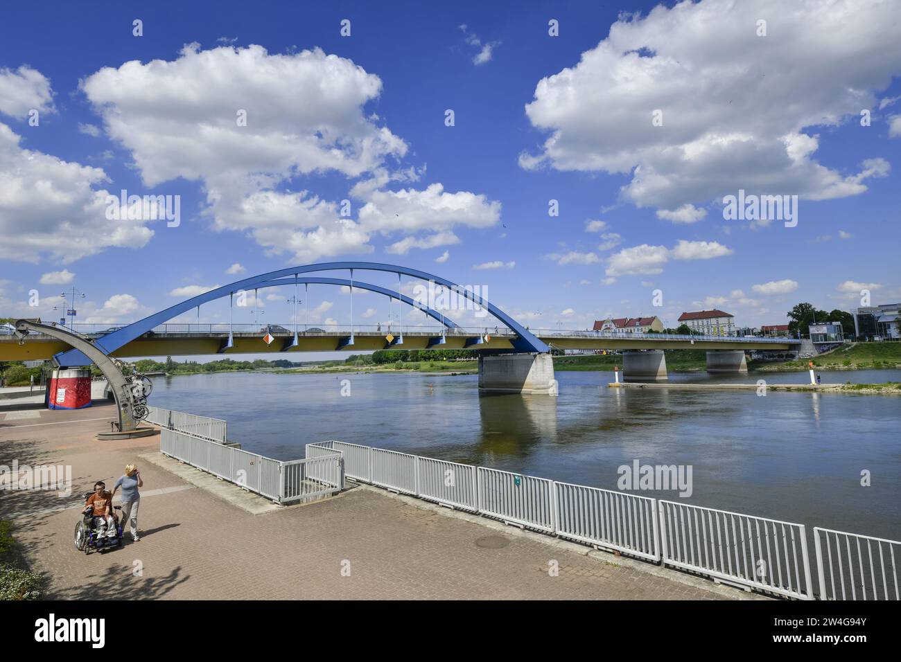 Promenade, Stadtbrücke, Fluß Oder, Frankfurt an der Oder, Brandenburg ...