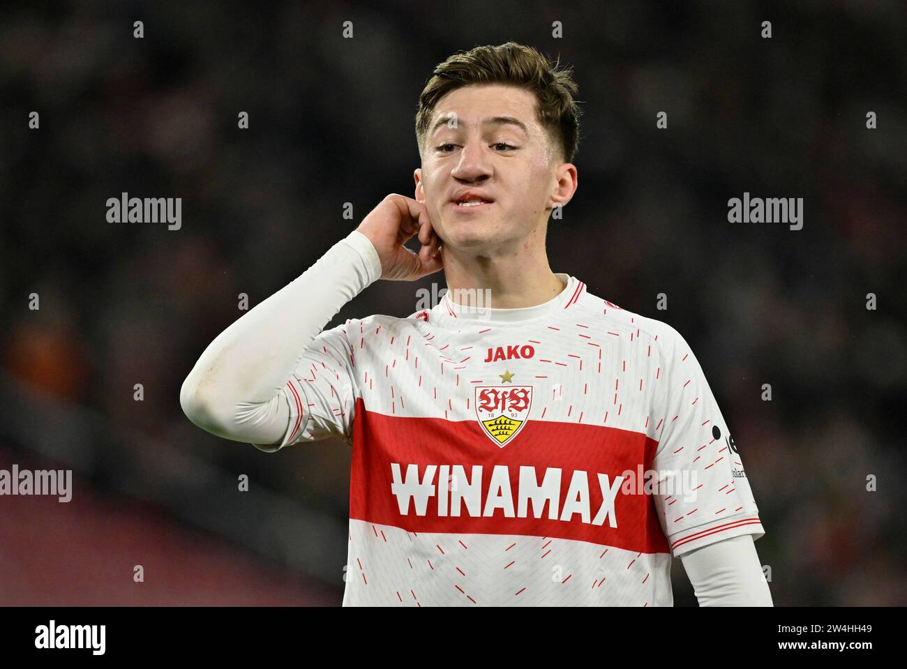 Stuttgart, Deutschland. 20th Dec, 2023. Angelo Stiller VfB Stuttgart (06) Gestik Geste VfB ...