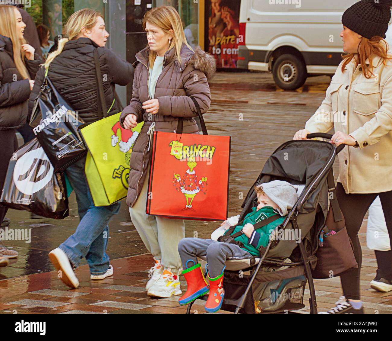 Golden z glasgow hi-res stock photography and images - Alamy