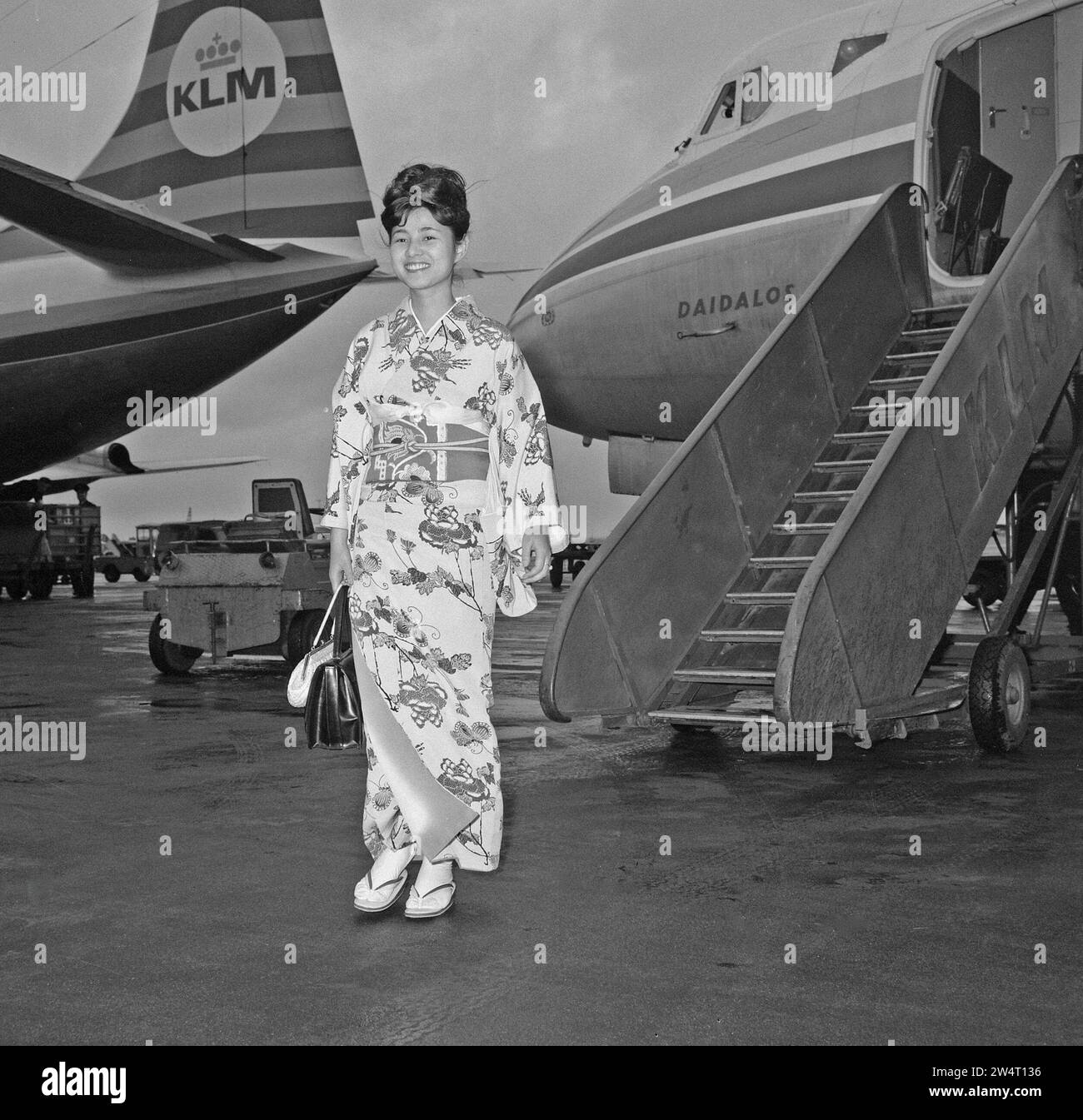 Miss Tokio, Joemiko Nakasaki for a visit to the Netherlands in kymono ...