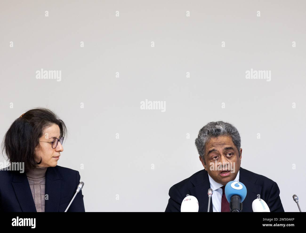 Studioing hi-res stock photography and images - Alamy