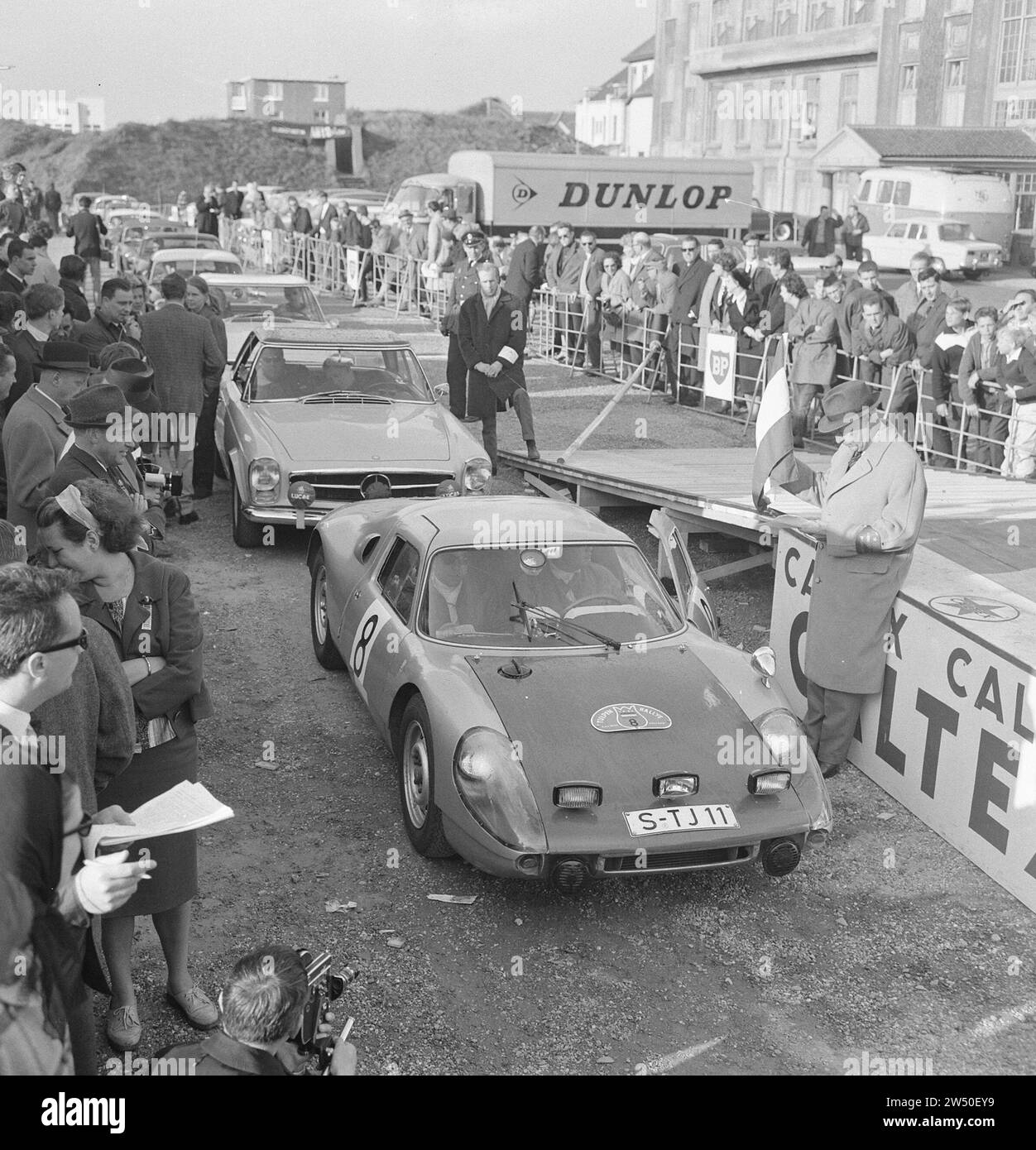 16th Tulip Rally started in Noordwijk, Ben Pon (8) with his co-driver ...
