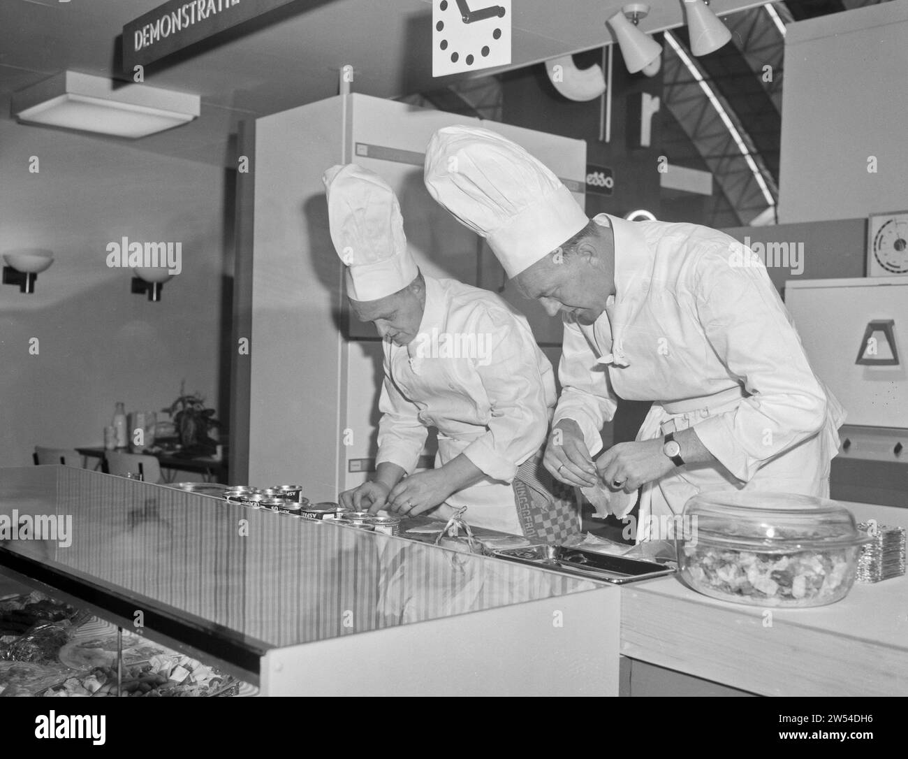 1960s chef hi-res stock photography and images - Alamy
