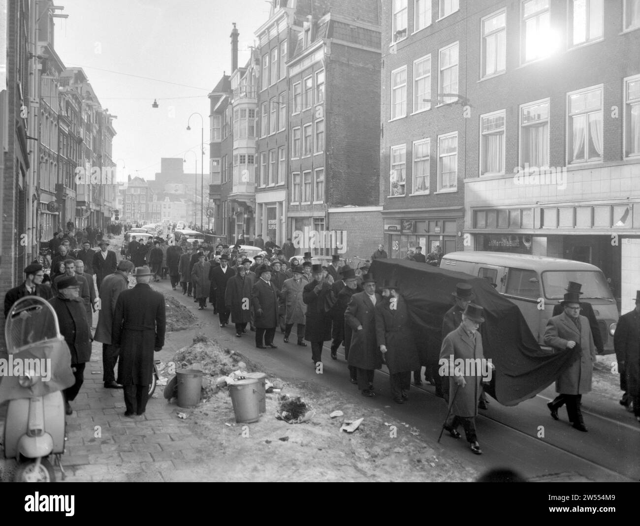 Funeral of M. S. Vaz Dias, buried in Ouder Kerk. Procession at the ...