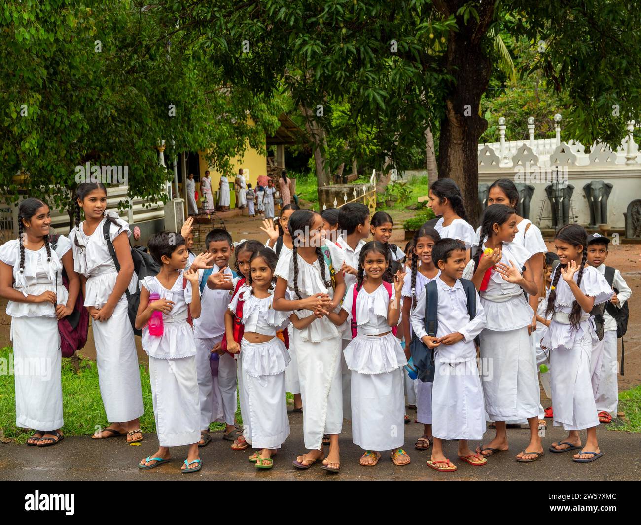 Sri lankan school girl hi-res stock photography and images - Alamy
