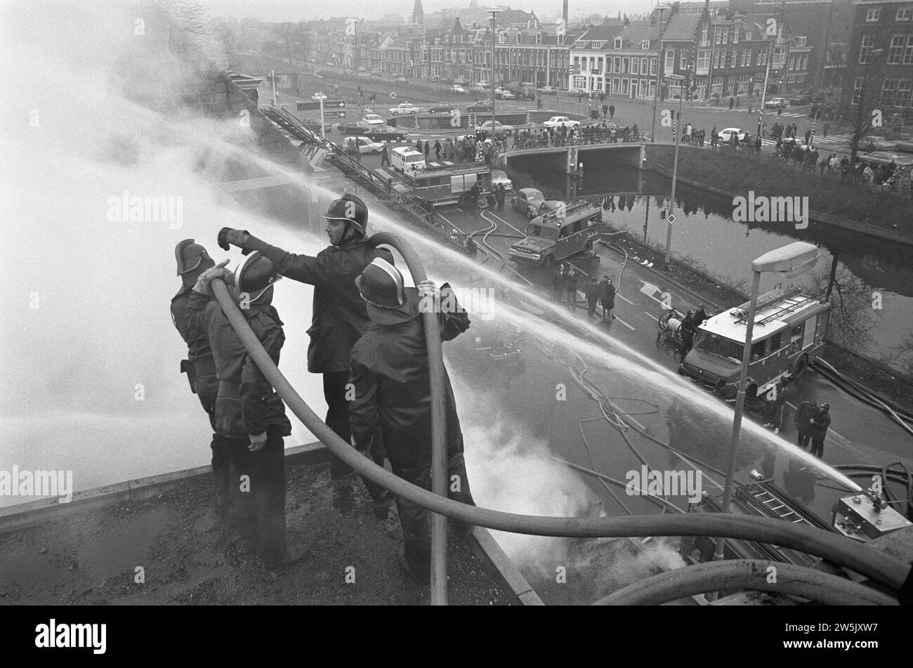 Fire in supermarket in Haarlem ca. December 22, 1972 Stock Photo - Alamy